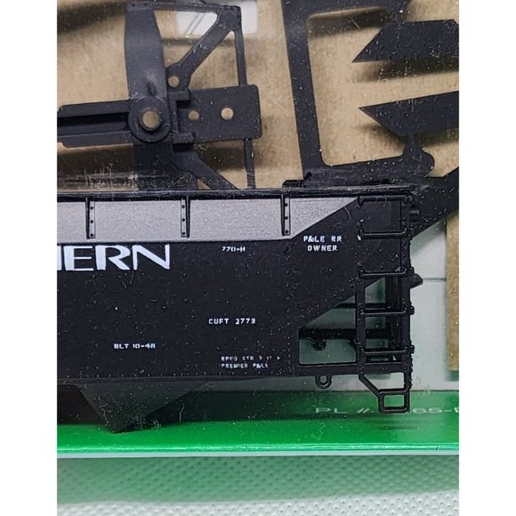 Bowser | Toys | Bowser 7 Ton Offset Hopper Canada Southern Stewart ...